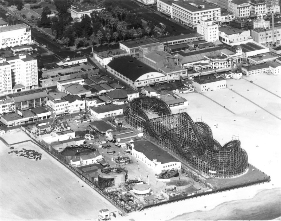"Cyclone Racer" Wooden Roller Coaster Model - The Miniature Engineering ...
